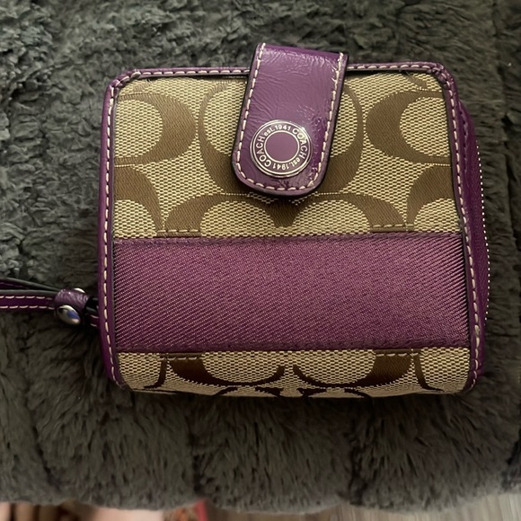 Coach | Bags | Vintage Coach Wallet Signature Tan With Purple Bi Fold ...